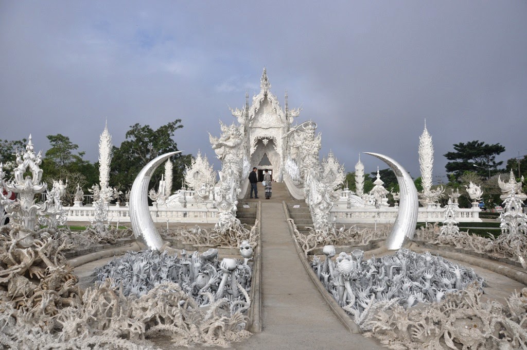 A Tapestry of Pictures: Wat Rong Khun - White Palace/Temple - Chiang ...
