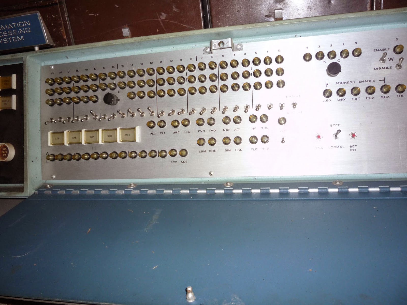 Jim's collections: Honeywell 440