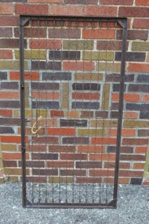 Freckles 'n' Family: Repurpose Old Crib Spring