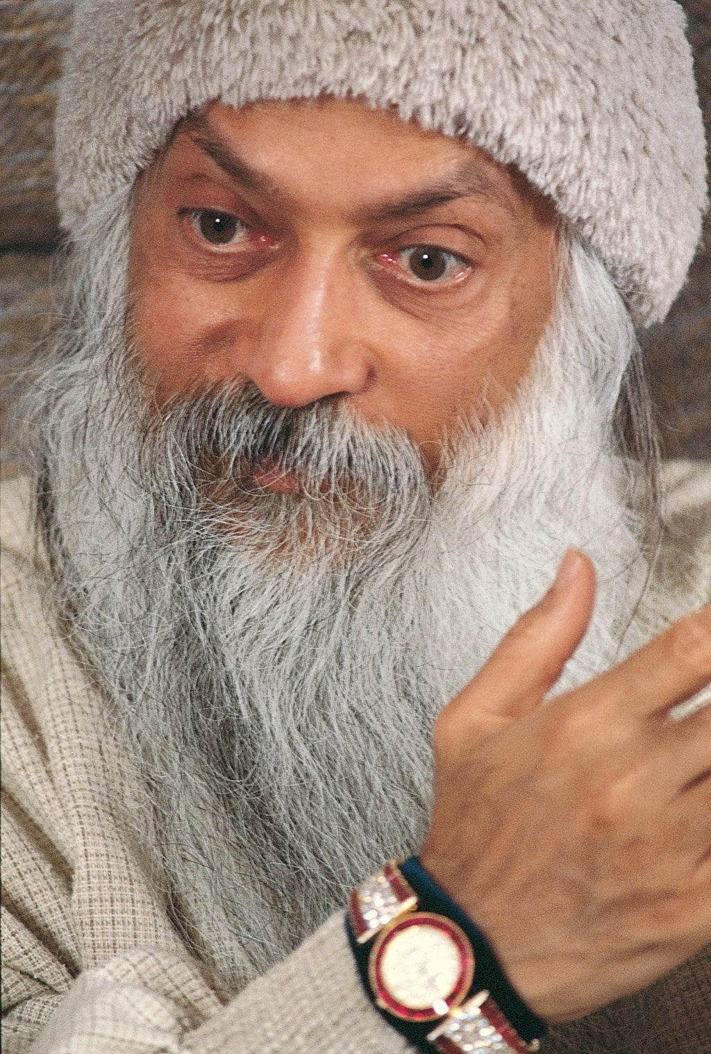 Osho's Beautiful Pictures Part-6 - Oshodhara Community