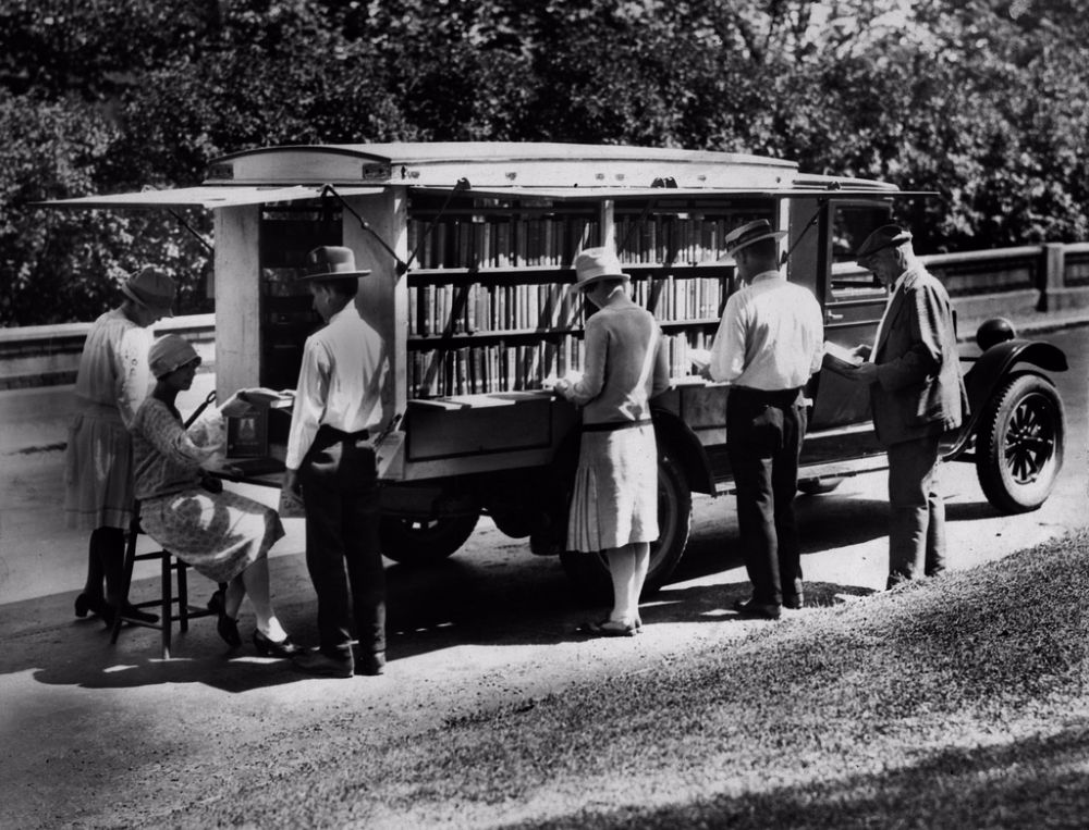 Long Before Amazon, There Were Bookmobiles! These 30 Libraries-on ...