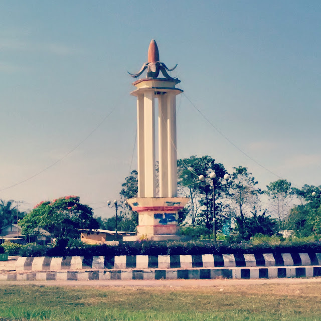 PetikKEMAS: Tugu di Pangkalan Bun