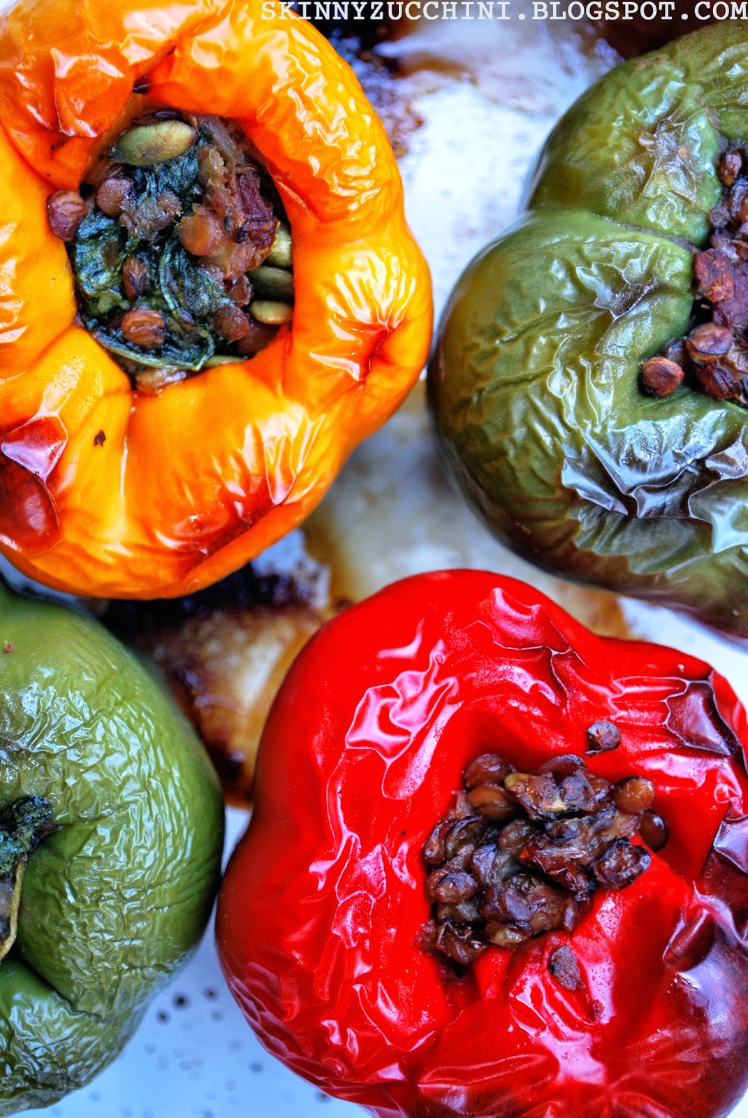 Skinny Zucchini: Pildīta paprika ar lēcām, spinātiem un kaltētiem tomātiem