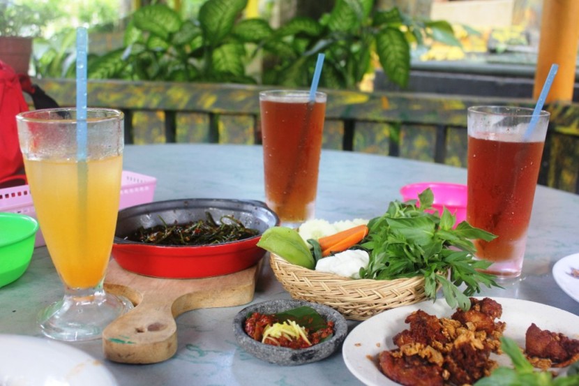 Rumah Makan Pondok Batam Kuring Bukit Senyum Batam - Kisah, Ulasan, dan ...