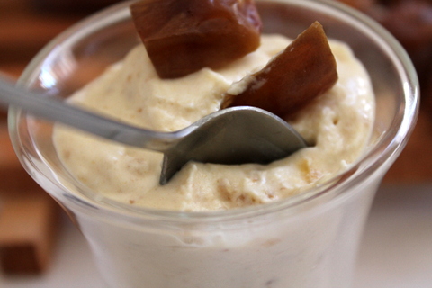 Aux délices des gourmets: MOUSSE DE FROMAGE BLANC VANILLÉE AUX DATTES