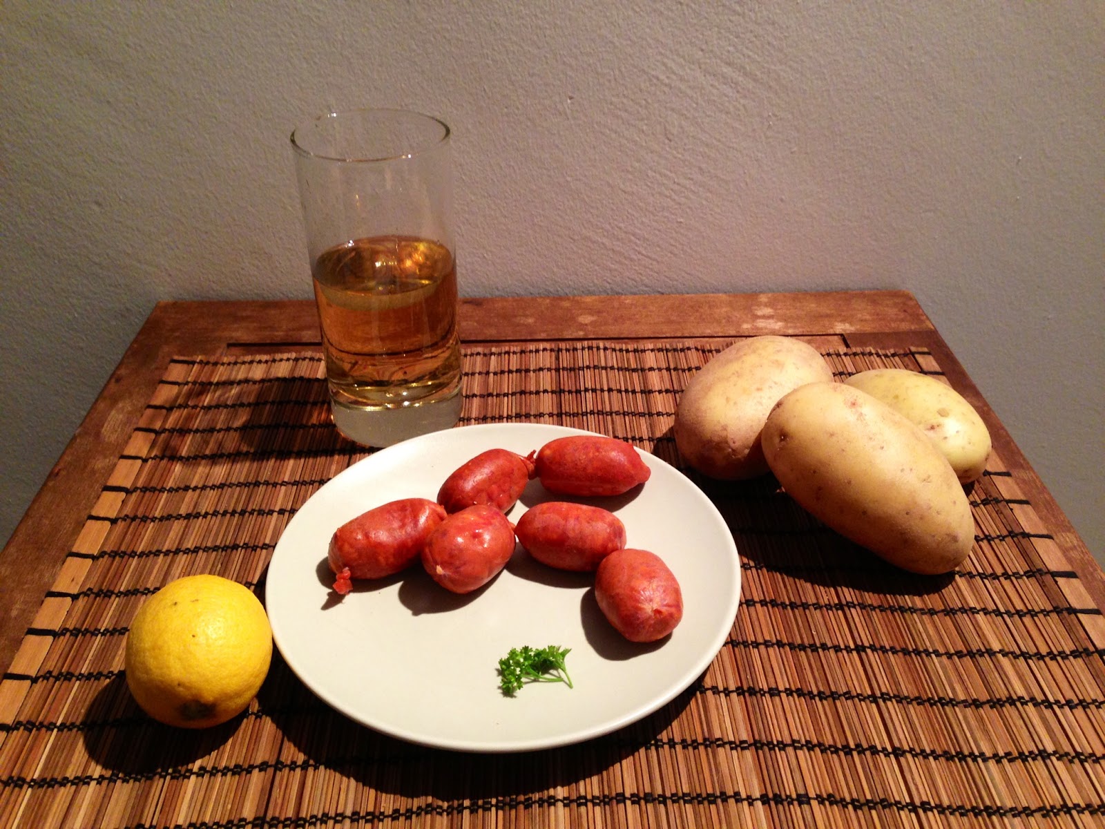 EL RITMO EN LOS FOGONES: CHORICITOS AL VINO