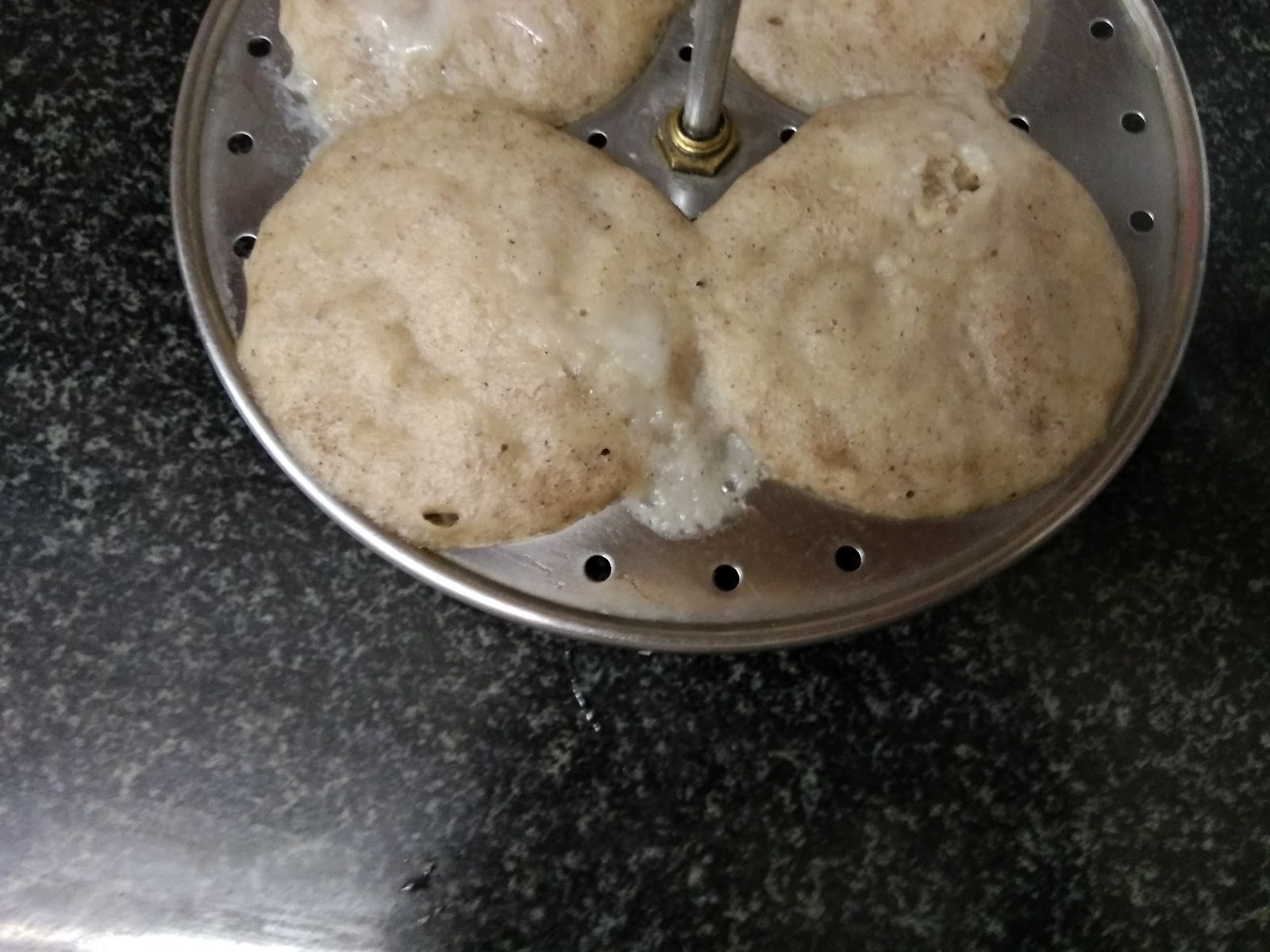 Easy Children Recipes: SINGHARA ATTA IDLI / CHESTNUT FLOUR IDLI