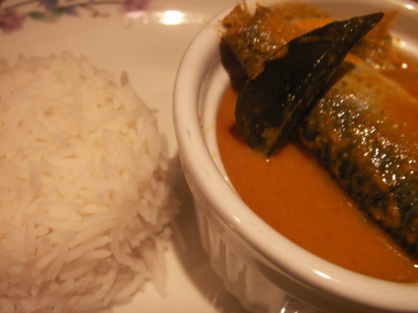 Mangalorean Fish Curry and Rice (Masli Kadi and Sheeth) ~ The Tiffin Box