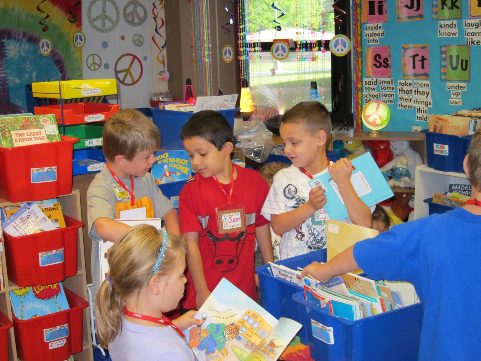 Peace, Love, First Grade: Classroom Photos