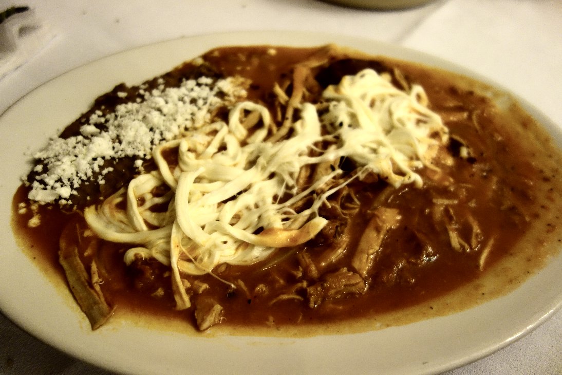 Travels of a Retired Teacher: Beautiful Restaurant, Mediocre Food