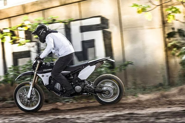 VOROMV Moto: Yamaha T-Cross 530 Hyper Modified: el hijo bastardo entre ...