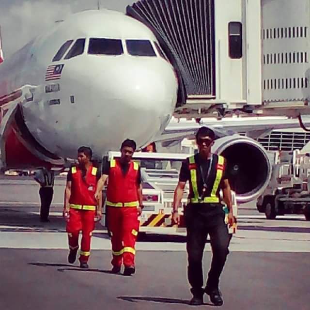 It's Mir Mira blog...: Kerjaya sebagai Ramp Agent ( Airasia )