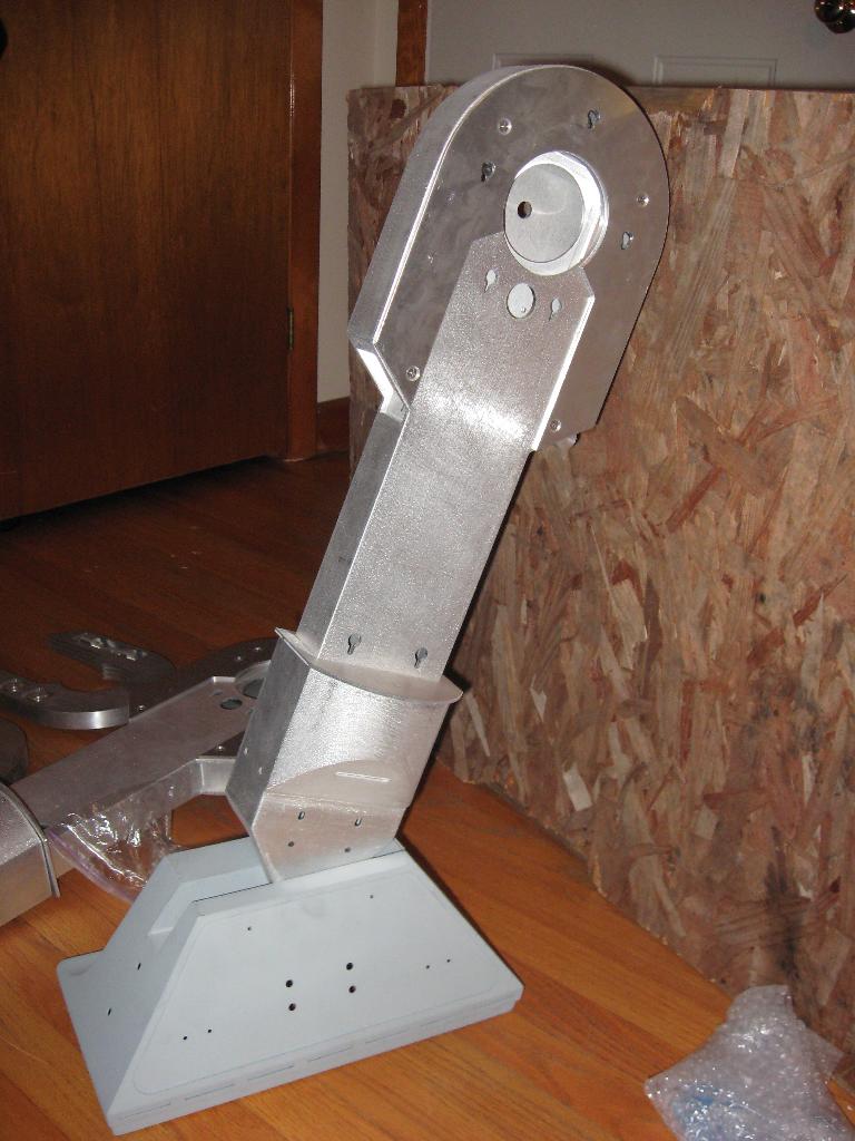 Paul's Second R2-D2 Build: Center Leg Lift Development: An Overview