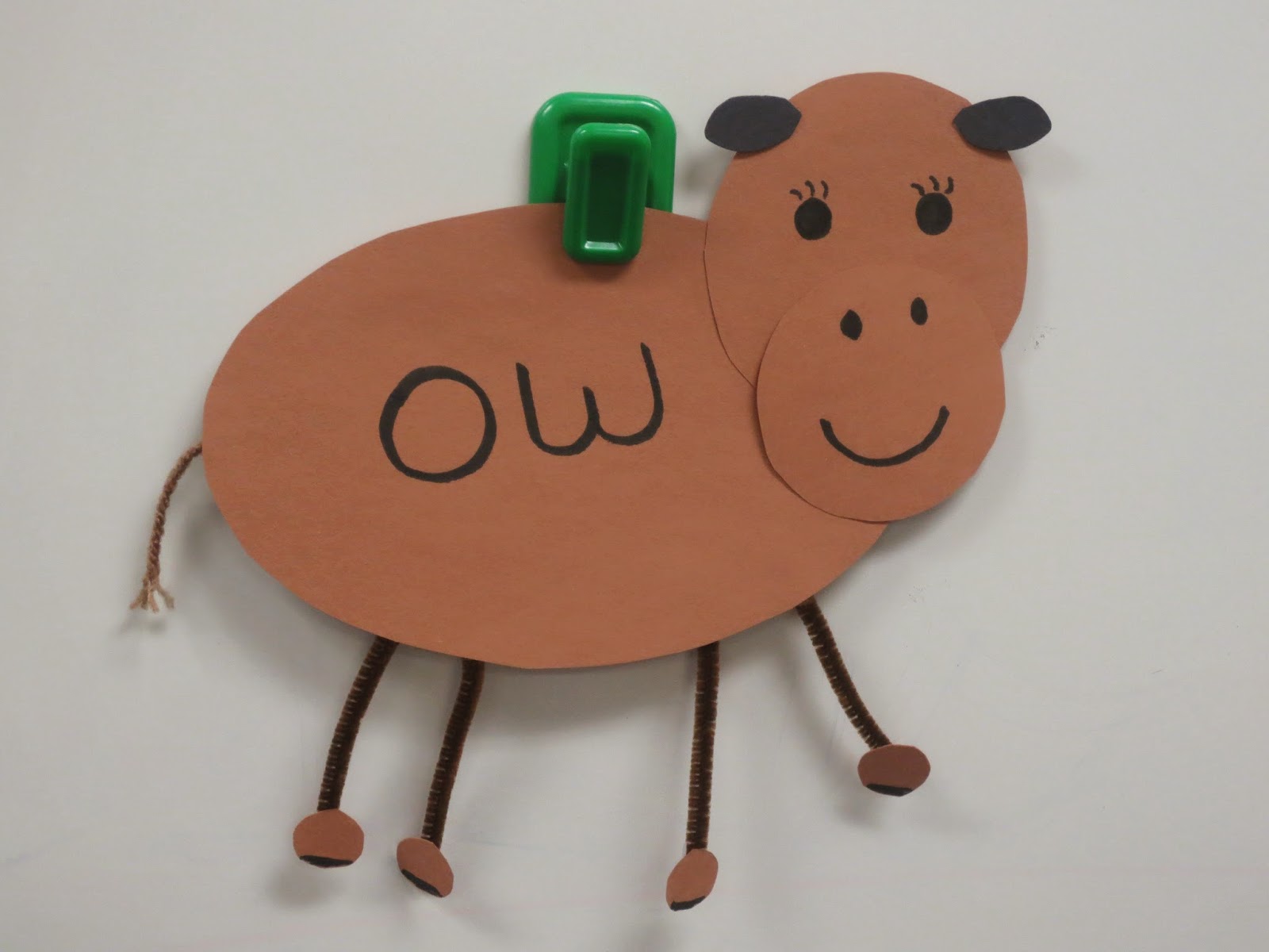 Moments to Teach: Cow Craft Freebie