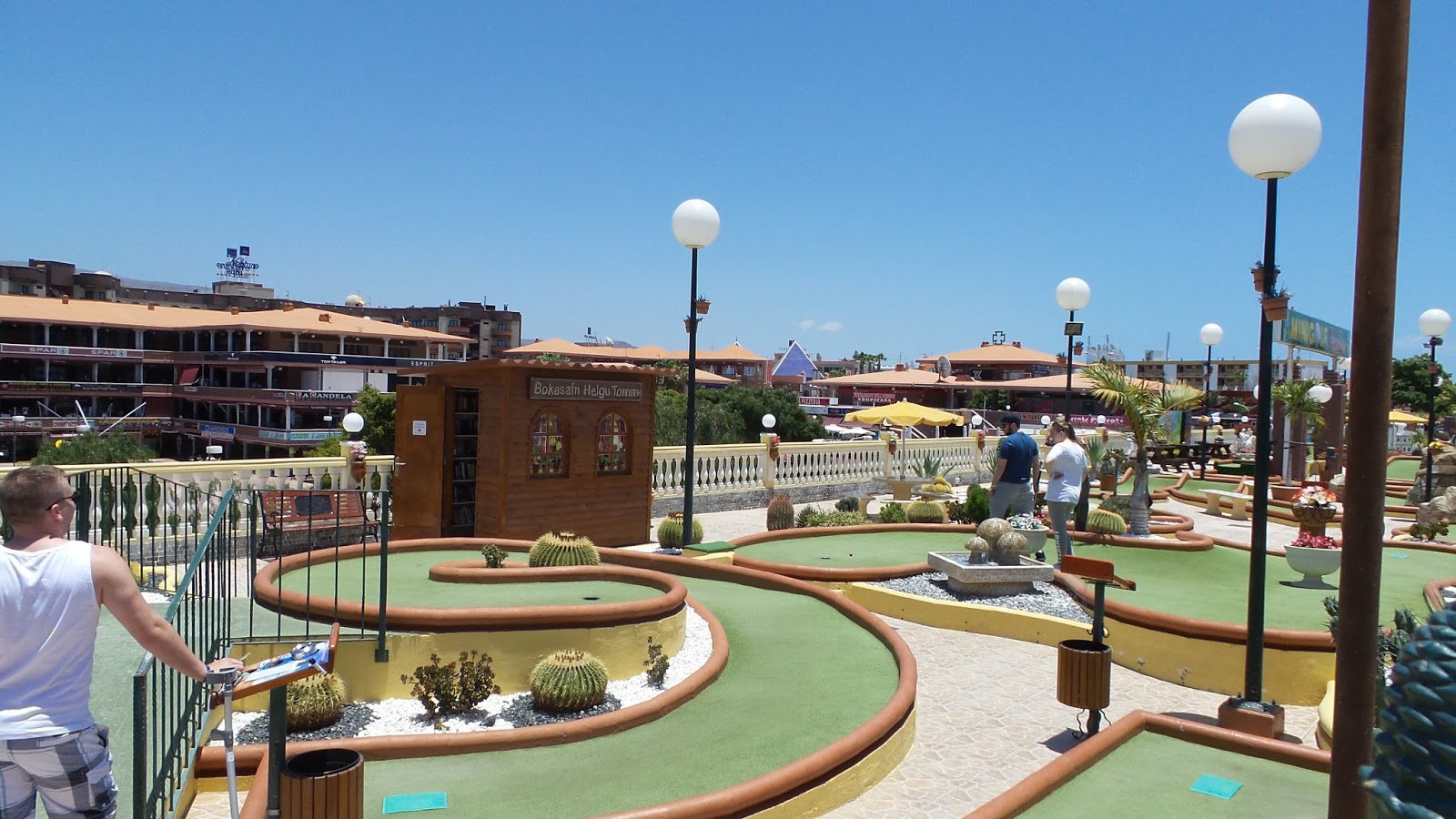 Im Shoppingcenter C.C. Yumbo-Centrum gibt es über 200 verschiedenen ...