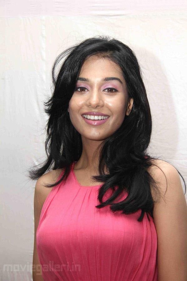 test: Amrita Rao Latest Unseen Pics, Amrita Rao New Stills