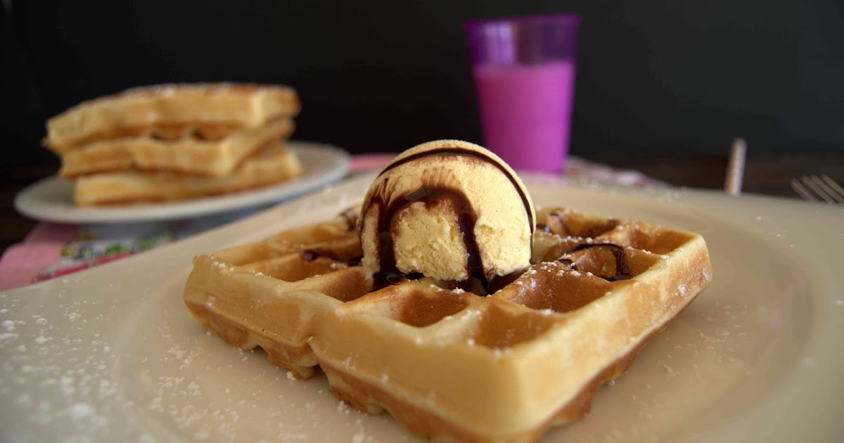 Gofres con helado de vainilla y chocolate -Sin Lactosa - | Saboreando ...