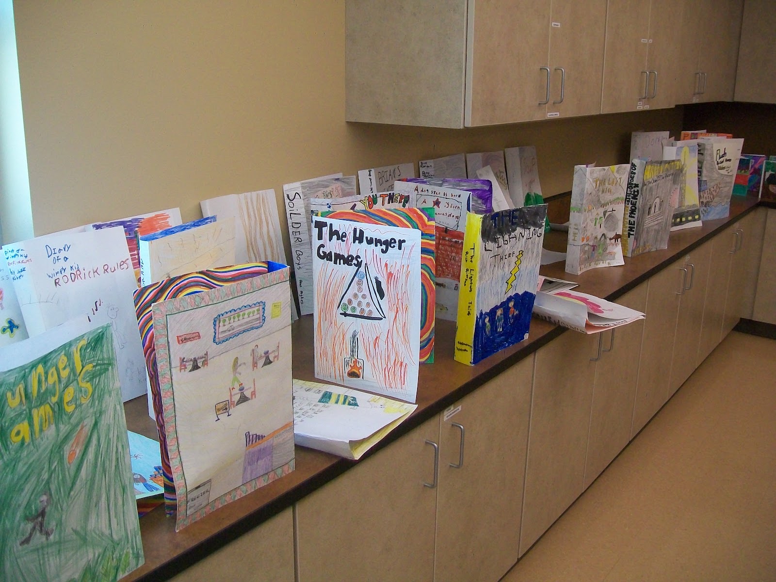 Project Fair - Science Fair, Biographies, Book Covers, & Poetry Books