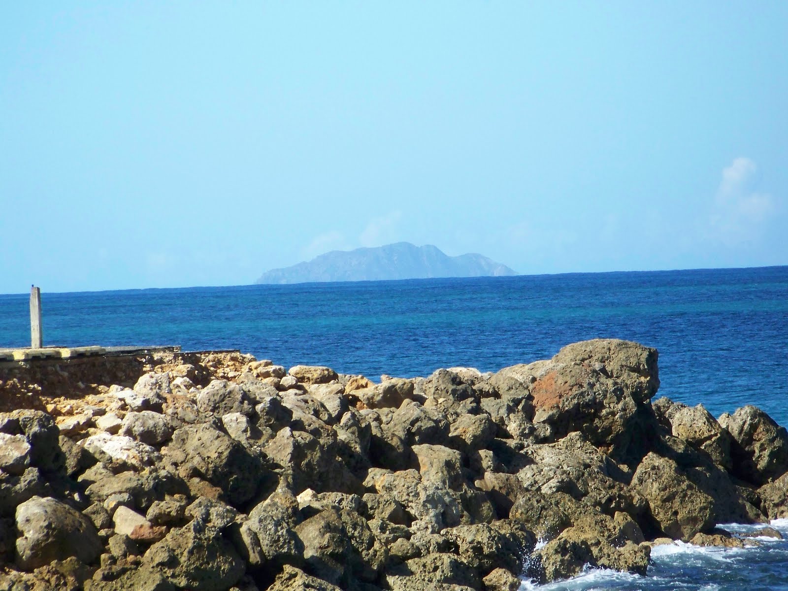 PUERTO RICO GALLERY: Isla Desecheo Desde Aguadilla
