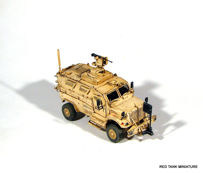 Gulumik Military Models: M1124 MaxxPRO with CROWS II 1/72