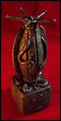 Mundo Tentacular: The Witch Artifacts - The macabre Keziah Mason collection