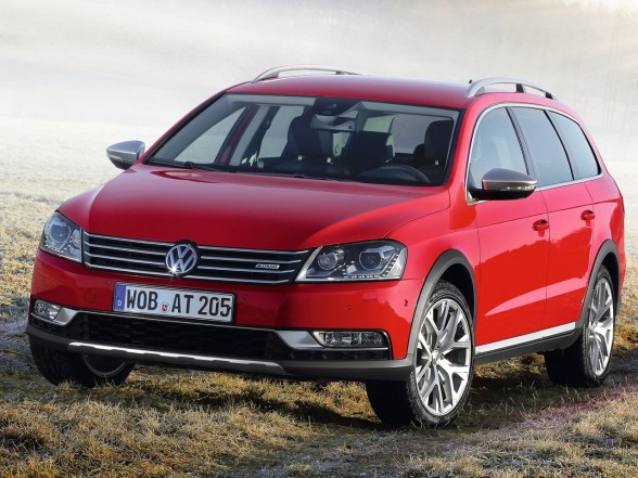 2012 Volkswagen Passat Alltrack Red COLOR | Car Preview | by 3mbil Cars