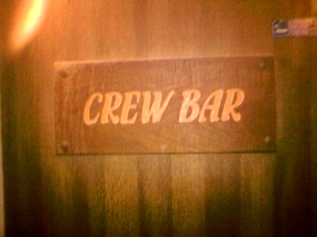 Trabalho em Navio de cruzeiros: Crew bar (Bar dos tripulantes)