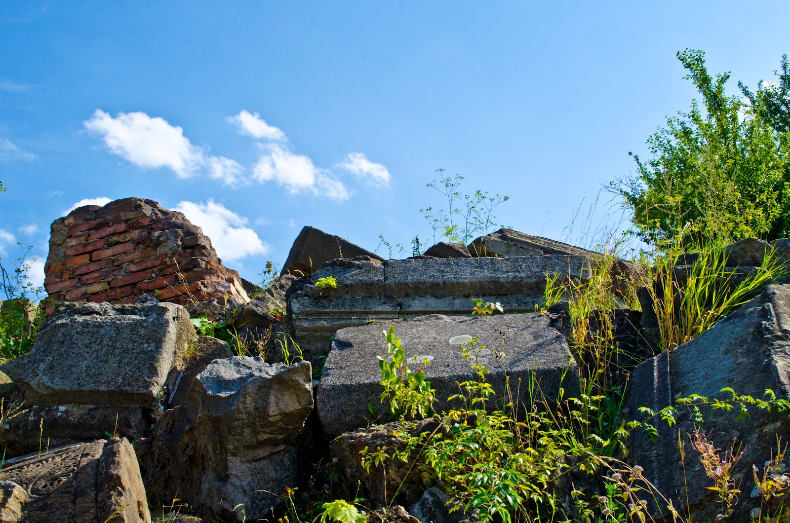 Right Here, Right Now: Stuttgart's World War II Legacy