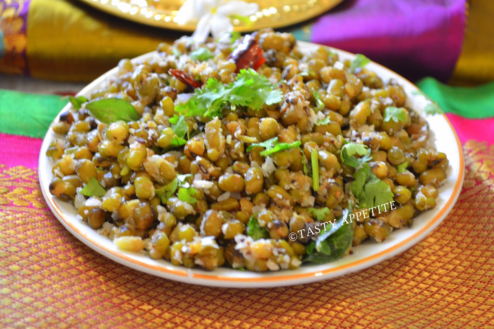 Green Moong Dal Sundal / Pacha Payar Sundal / Navrathri Sundal Recipes: