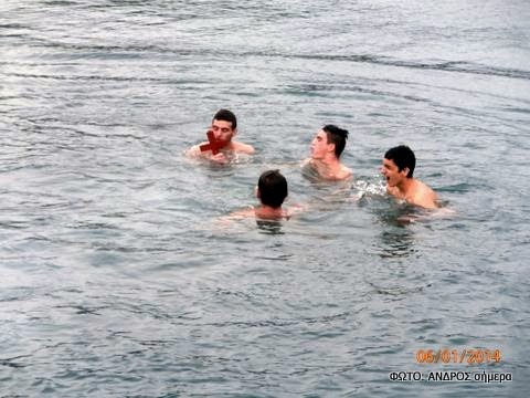 ΑΝΔΡΟΣ σήμερα: ΘΕΟΦΑΝΙΑ ΣΕ ΧΩΡΑ, ΓΑΥΡΙΟ, ΚΟΡΘΙ ΚΑΙ ΜΠΑΤΣΙ