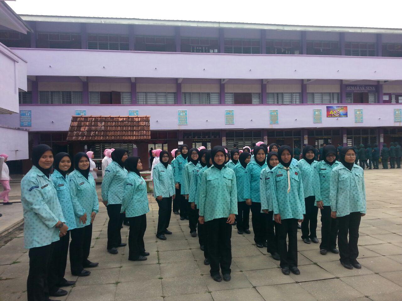 BLOG SAINA: Latihan Kawad Unit Uniform