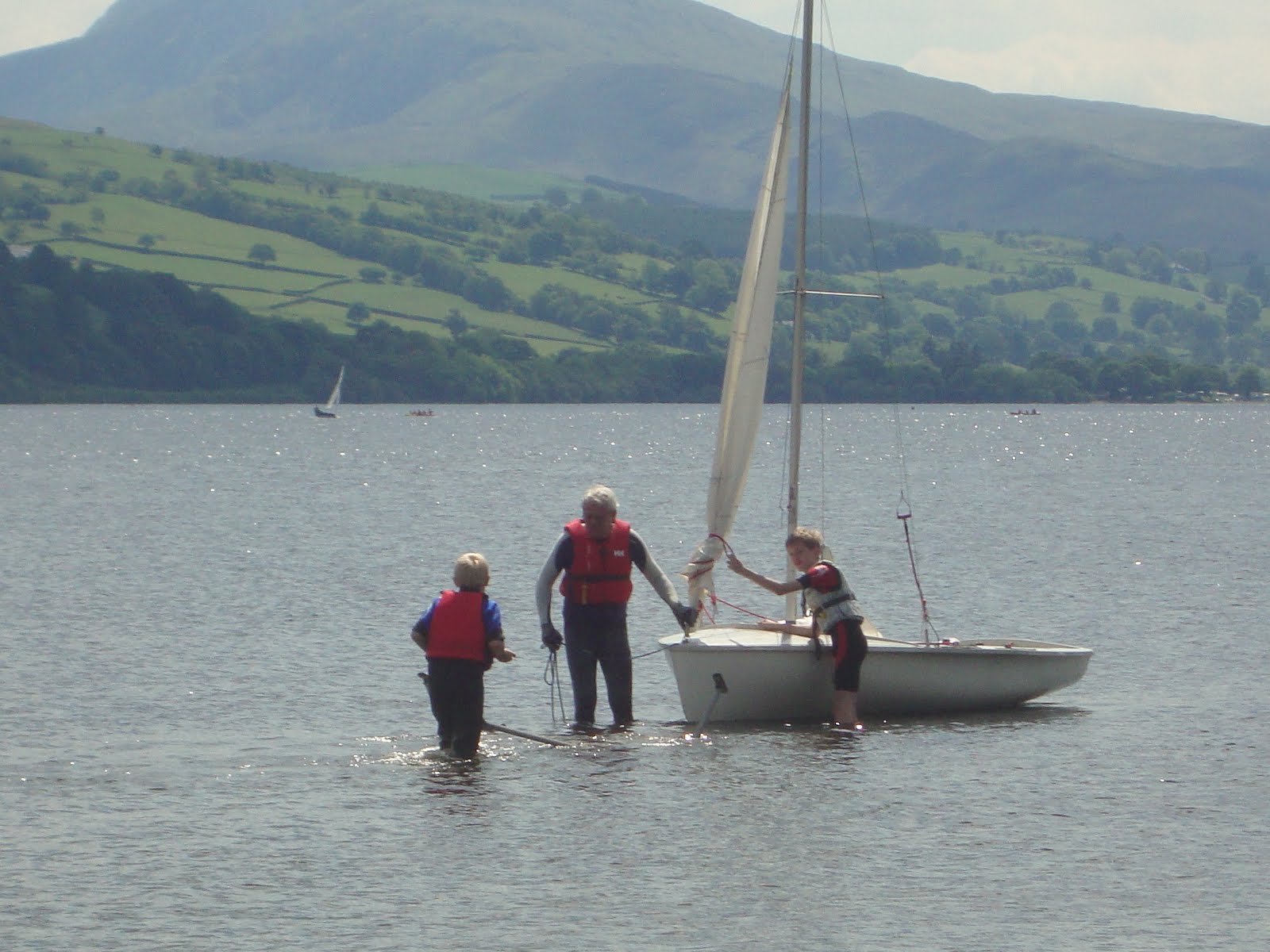 Clutter-Chaos Aaron&co: Sailing ........... Bala Lake