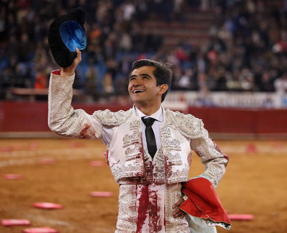 Lascosasdeltoro: Adame corta la única oreja en La México.