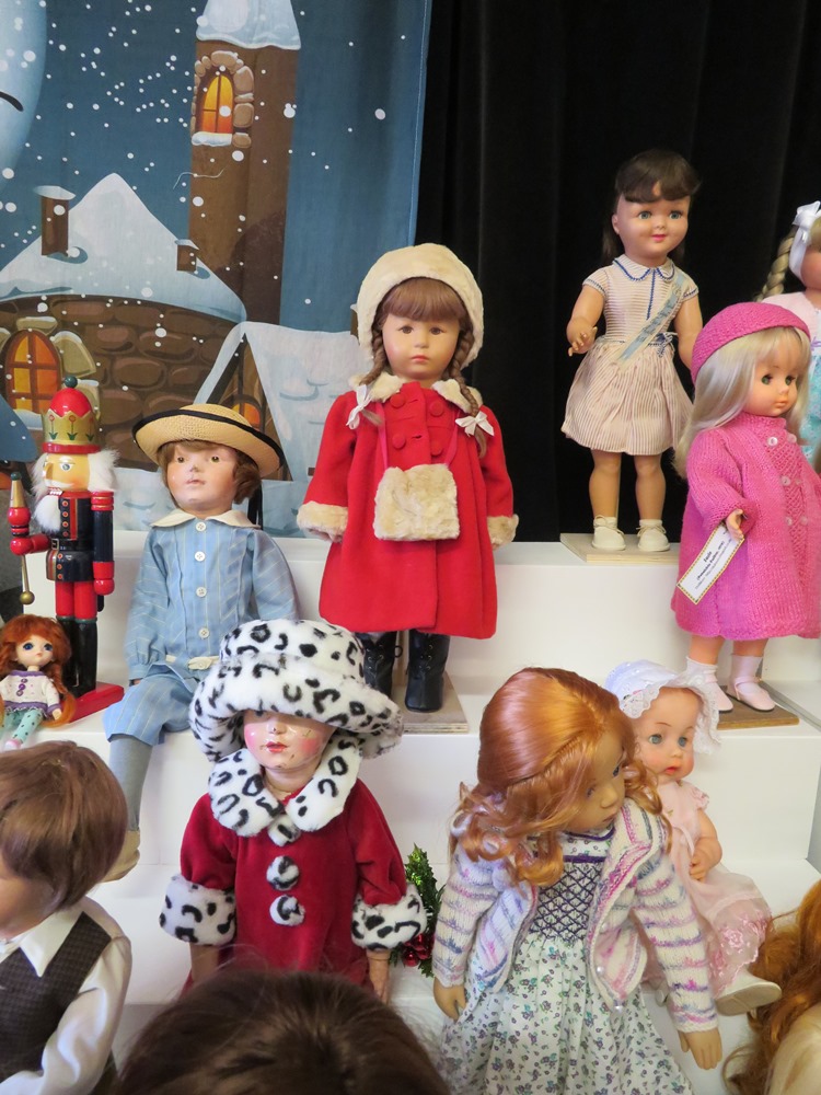 Sasha Village: WORLD DOLL DAY 2018