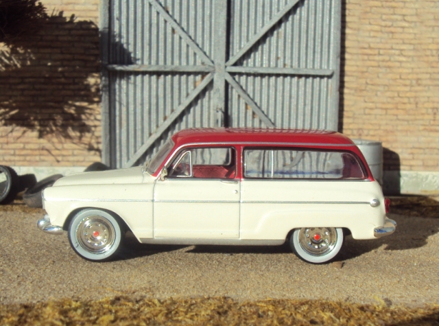 CRUISER - Clásicos en escala 1/43 (1:43 Classics): SIMCA ARONDE P-60 RANCH (1961)