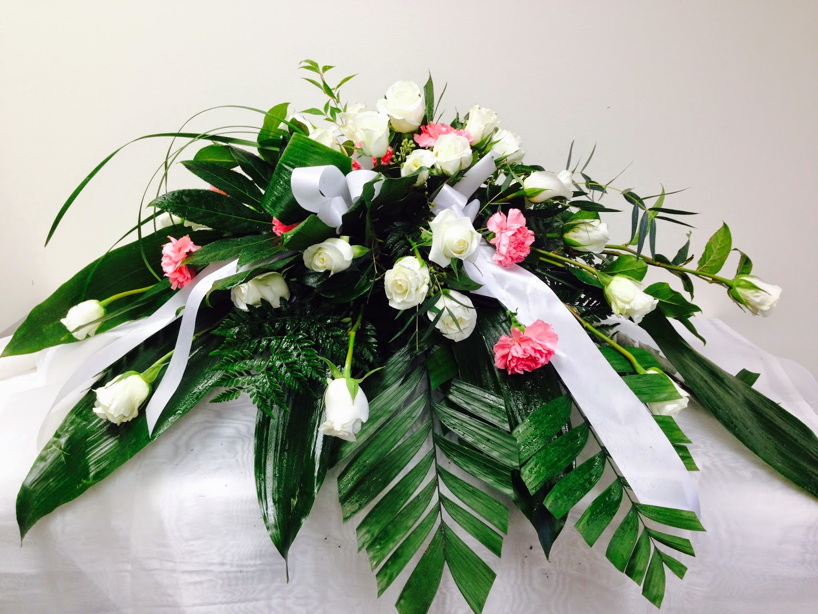flower classroom: Explore Floral Design Class~~ Students Sympathy designs