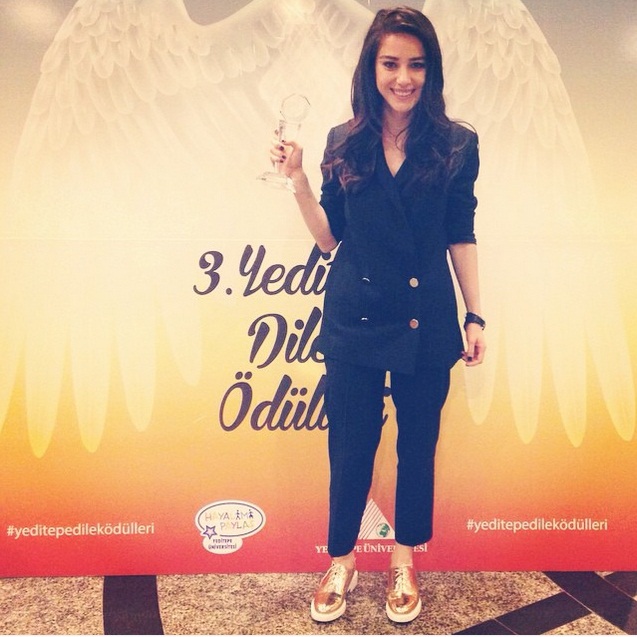 Biodata Lengkap Ozge Gurel Beserta Fotonya - Ungkapseo