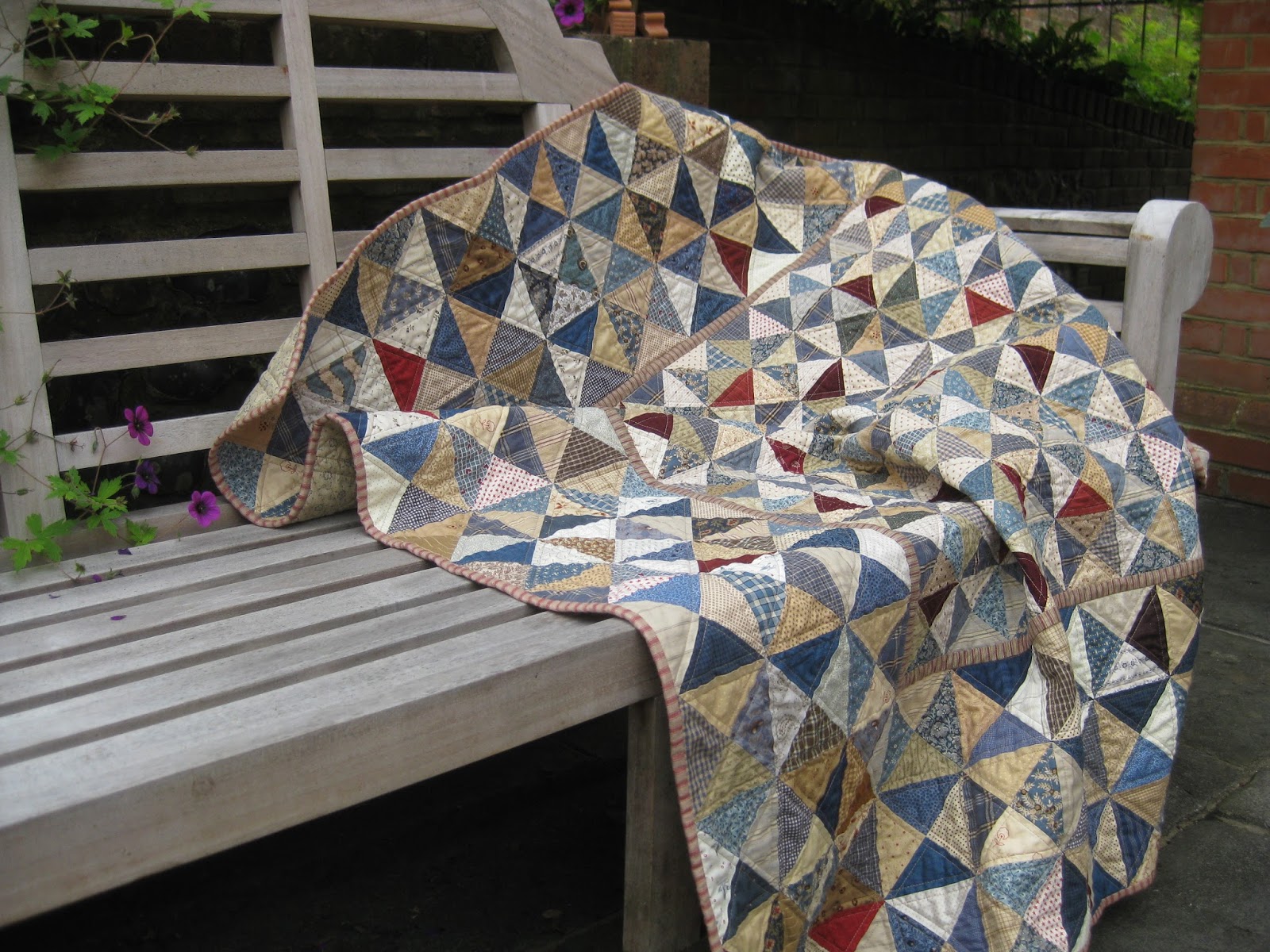 The Chain Piecer: Terrific Triangles - and a finish to share!