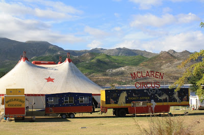 THE BALLOON MAN: McLaren Circus