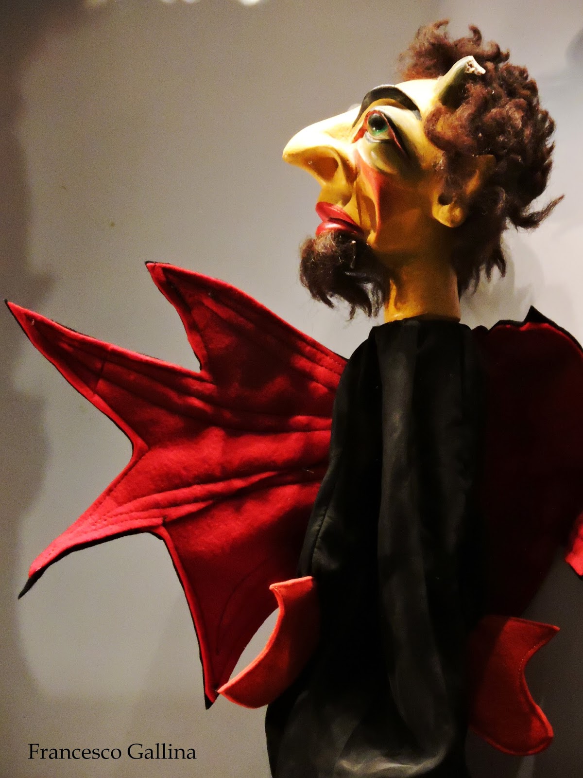 BUSILLIS: L'INFANZIA ARTIGIANALE: IL CASTELLO DEI BURATTINI DI PARMA