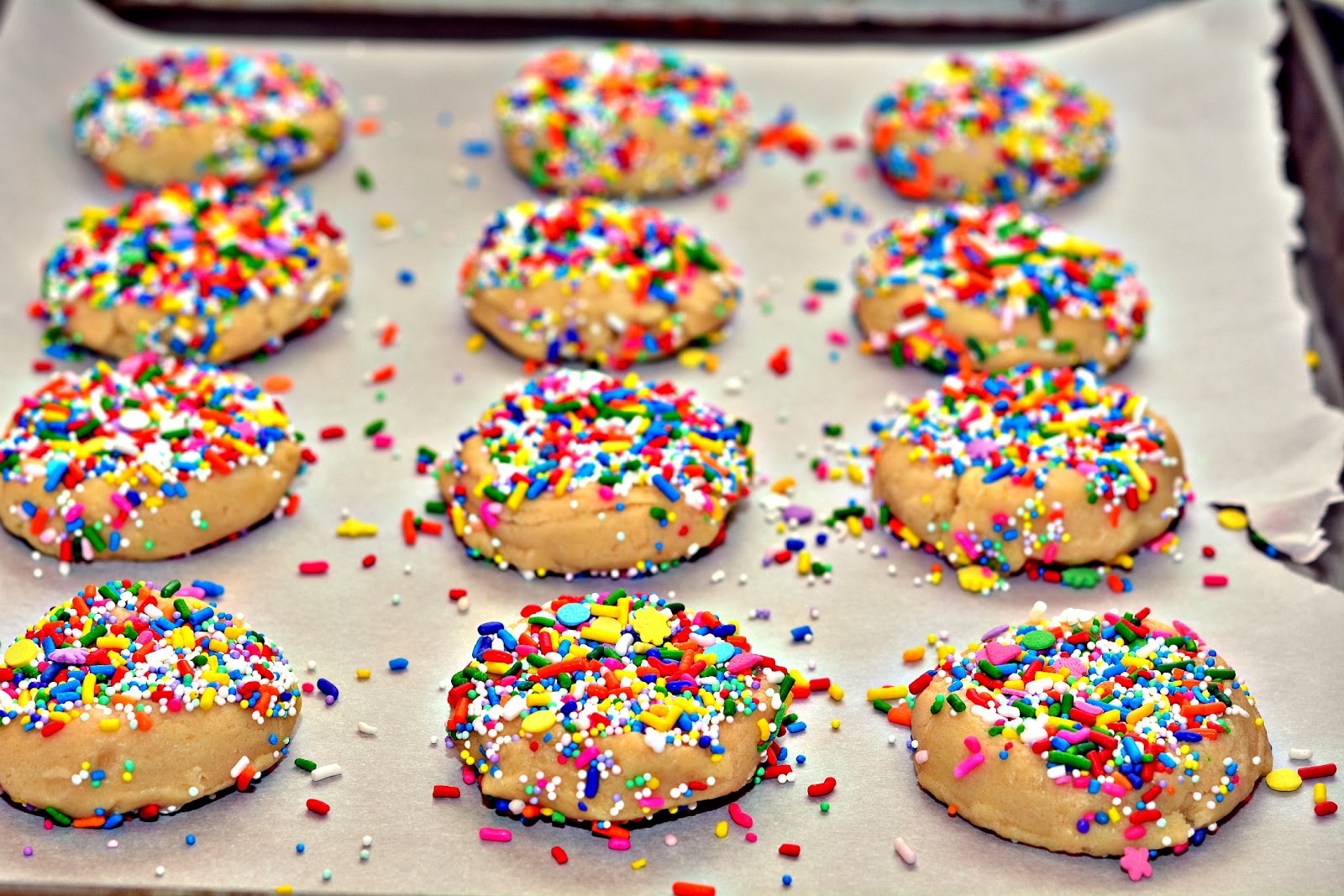 SPRINKLE COOKIES!!! - Hugs and Cookies XOXO
