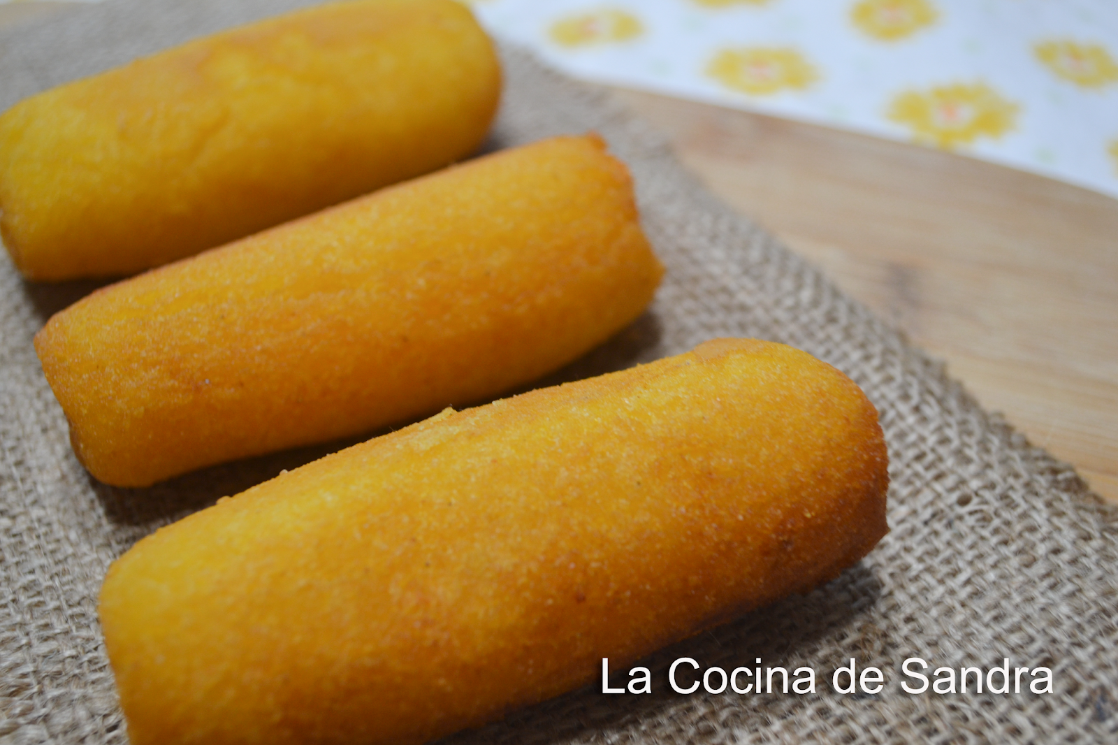 La Cocina de Sandra: Sorullos de Maíz Rellenos de Queso Cheddar