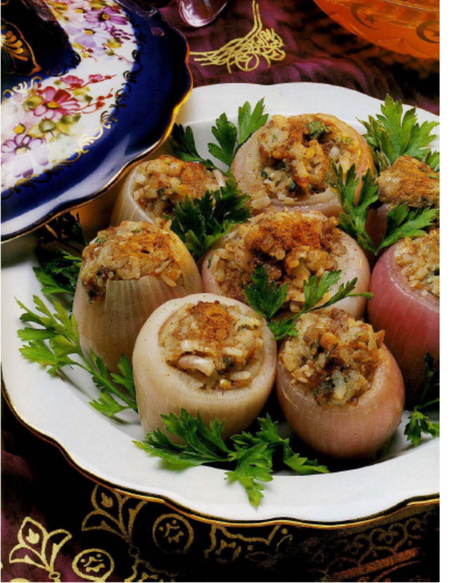 OSMANLI MUTFAĞININ LEZZETLİ YEMEKLERİ: SOĞAN DOLMASI