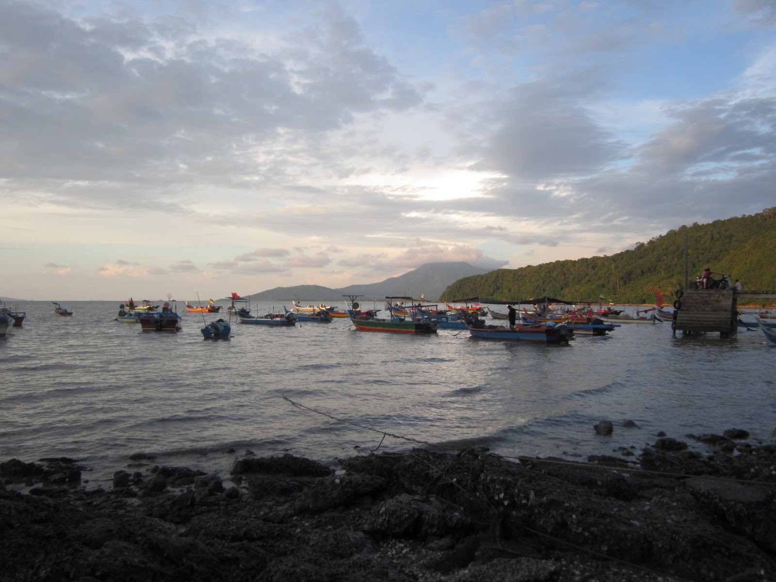 lonesome traveler: Pantai Merdeka dan Pulau Sayak
