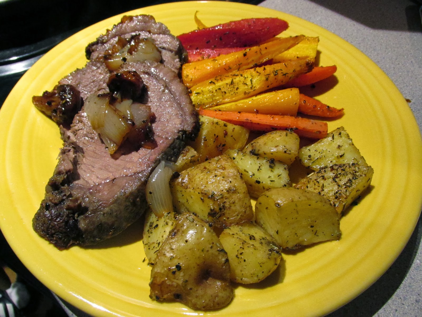 Gremlin Food Mom: Roasted Beef... Sunday Dinner Style!!