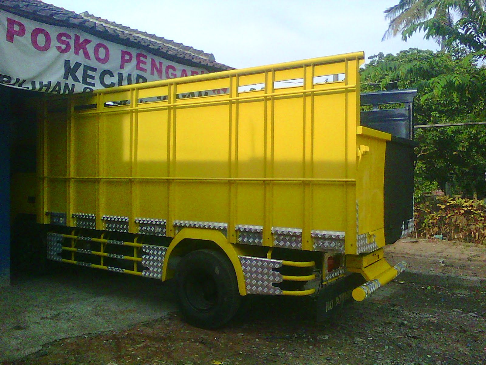 Variasi Bak Truk Kuning - BRILIAN JAYA KAROSERI
