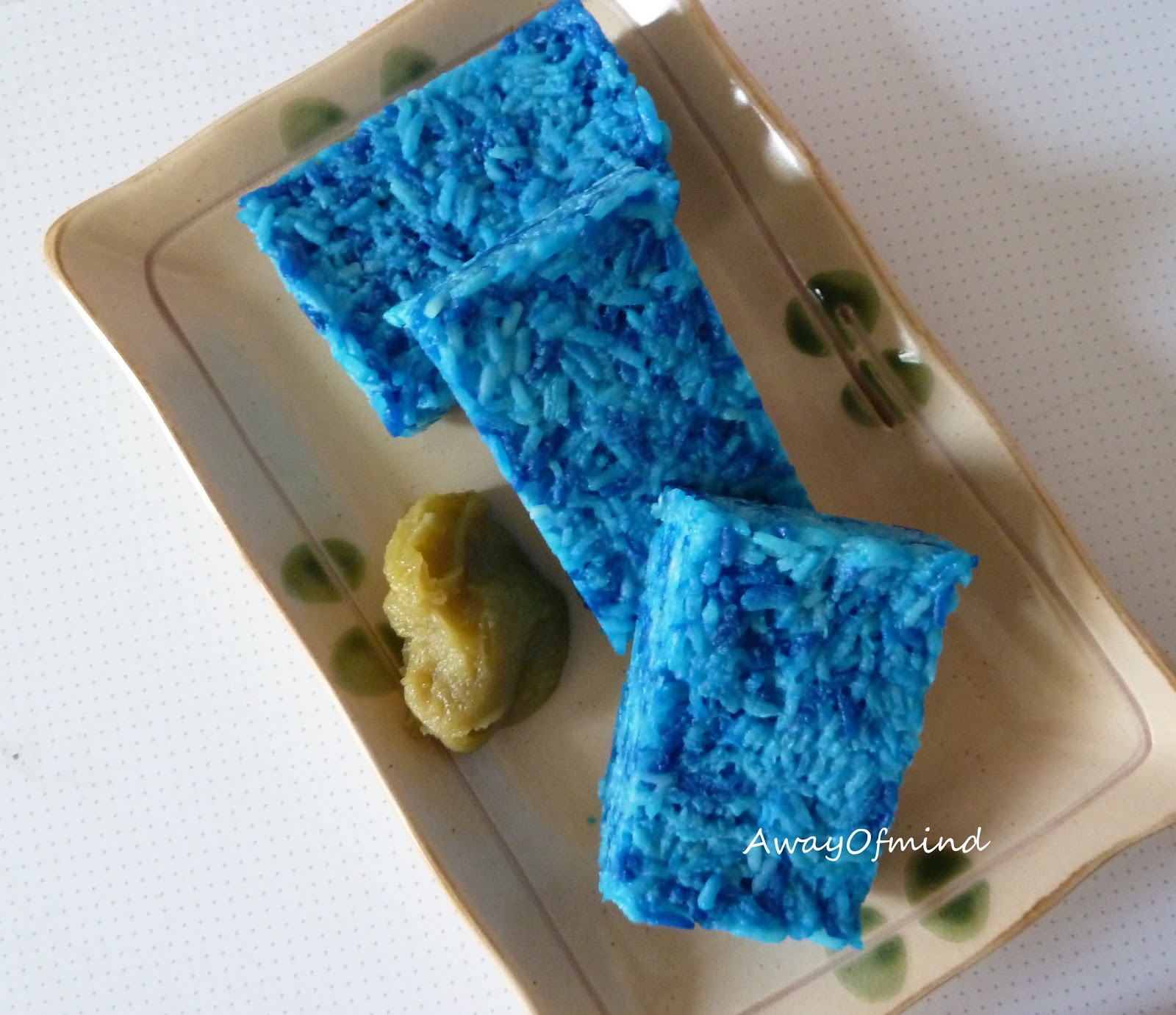 Awayofmind Bakery House: Pulut Tai Tai 2 (Blue Glutinous Rice Cakes)