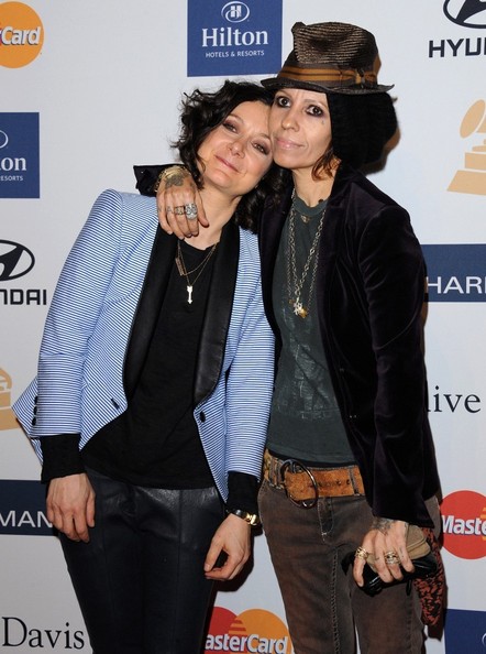 Sara Gilbert Engaged To Linda Perry