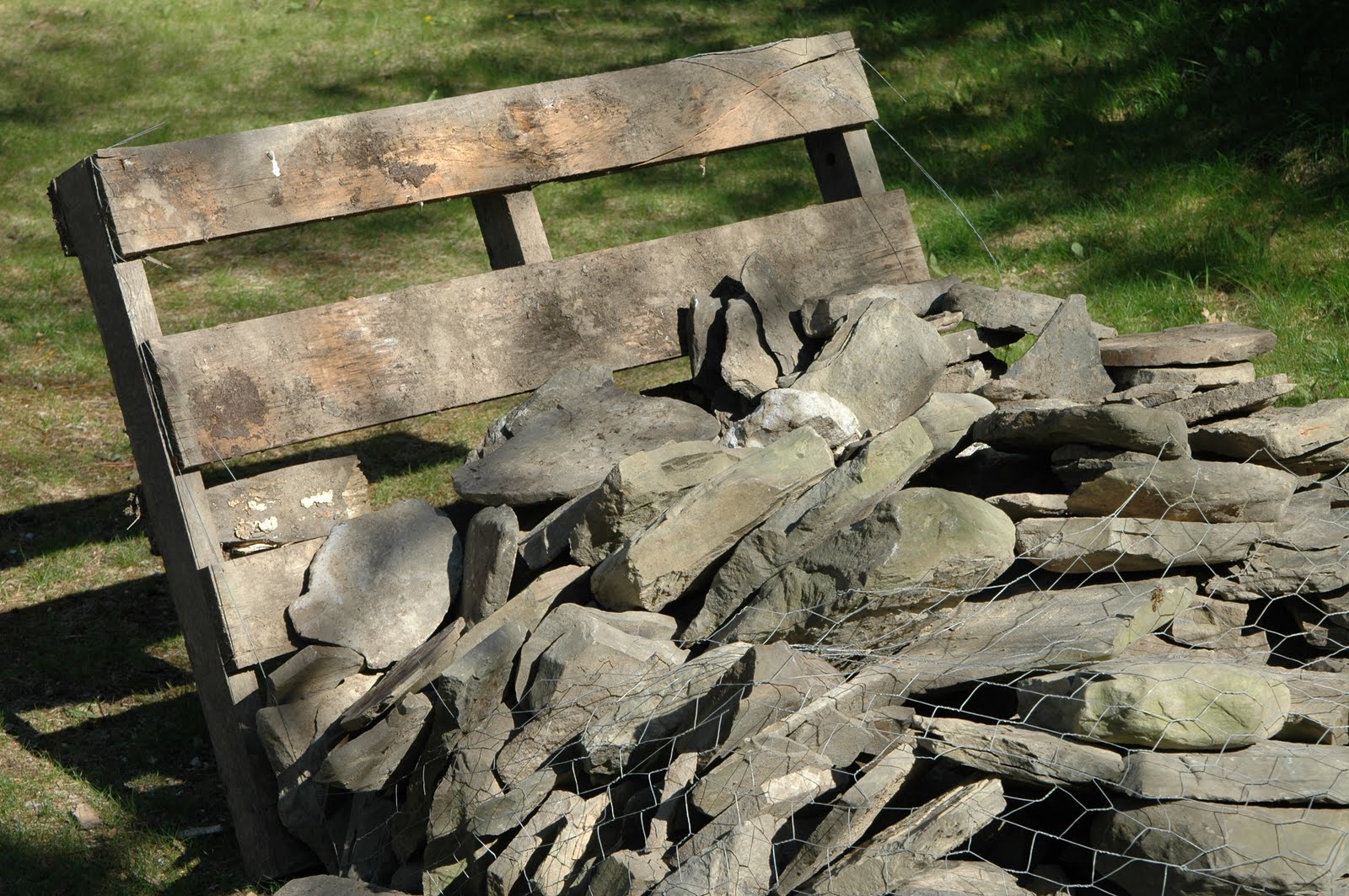 deborah jean's DANDELION HOUSE and GARDEN : Scrap Stone Patio FINITO
