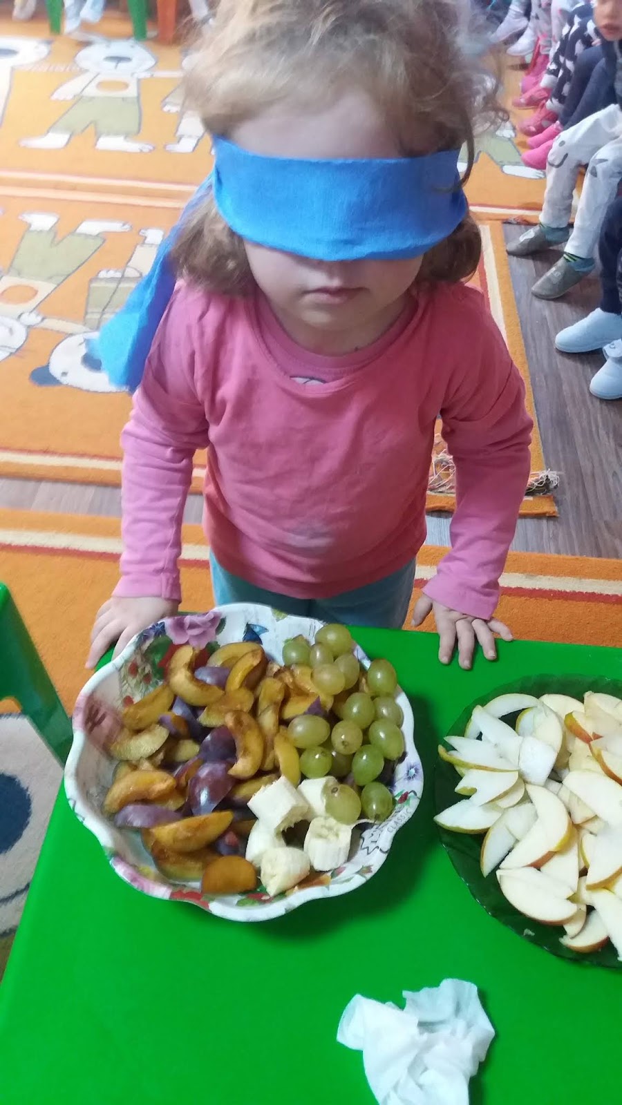 Grădiniţa Iris: Fructe de toamna